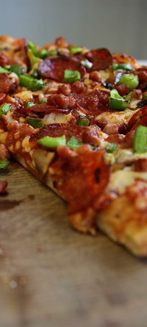 Canadian Pizza – Flying Pizza